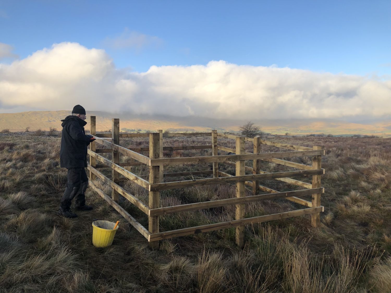 Fencing at Sweetwater Hole | UK Caving